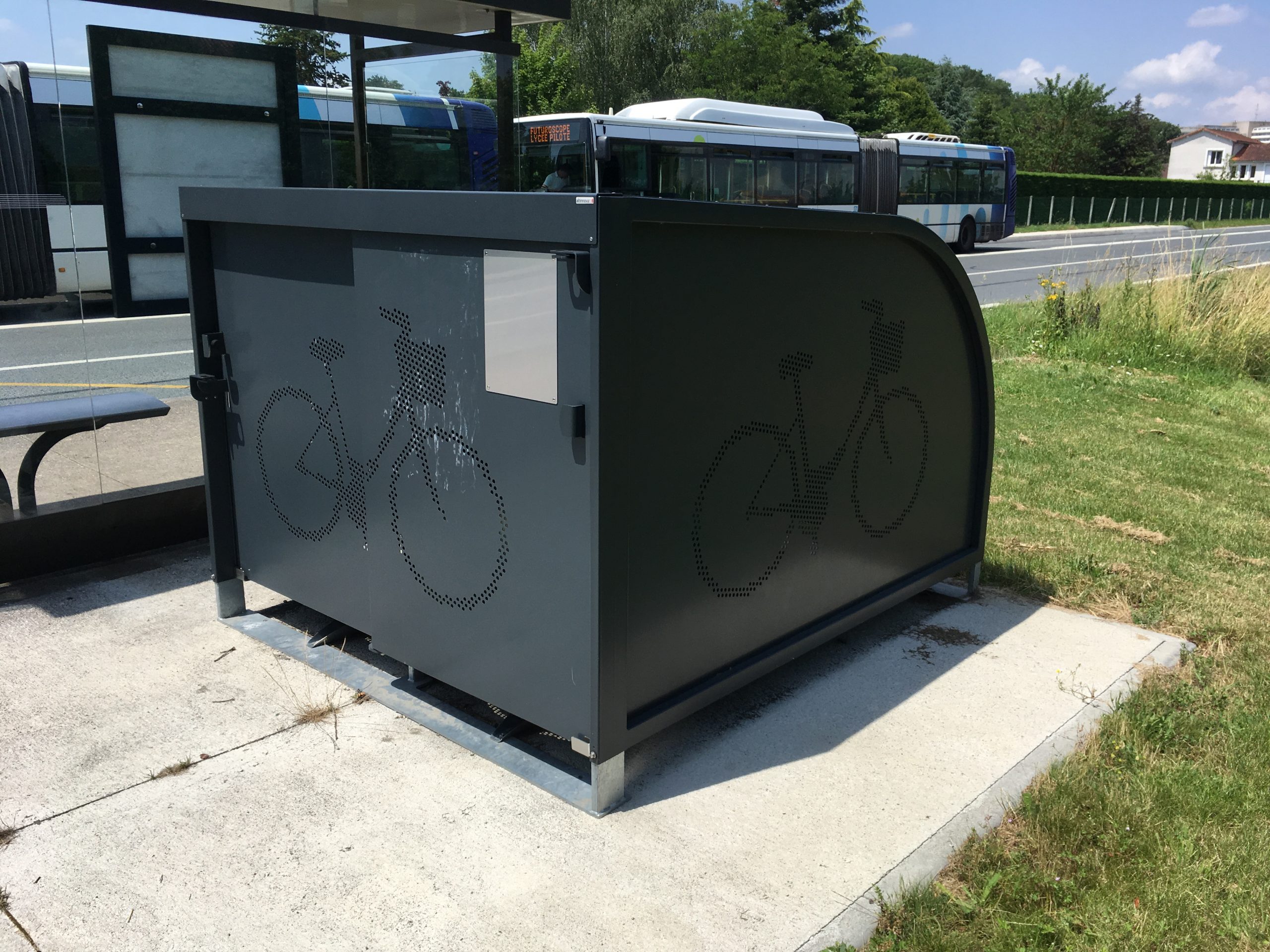 Le Grand Poitiers choisit les boxes vélos ALTAO® Cocoon - Altinnova